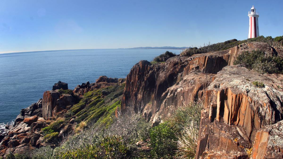 Natural Tasmania: Cliffs, Capes and Bluffs